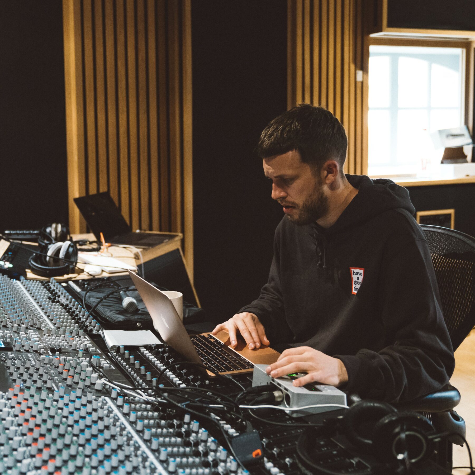 Flow Studios - Residential Recording Studio near Paris, France